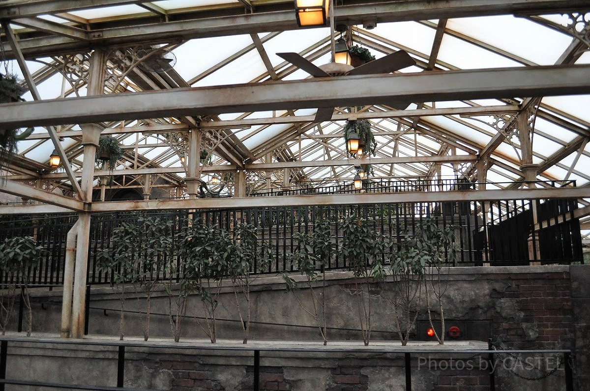 キャッスルウォーク入り口までの通路| キャステル | CASTEL ディズニー情報