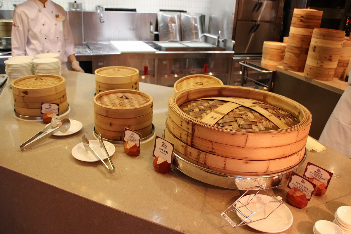 「ドラゴン・ウィンド」の朝食にはせいろが並ぶ| キャステル | CASTEL ディズニー情報