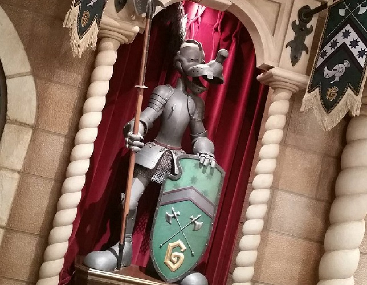 グーフィーの鎧| キャステル | CASTEL ディズニー情報