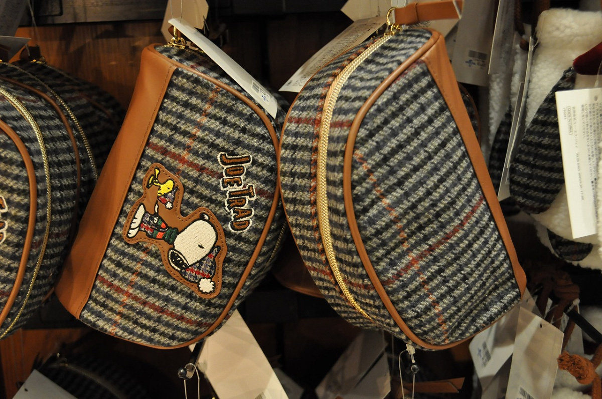 Joe Tradのポーチ| キャステル | CASTEL ディズニー情報