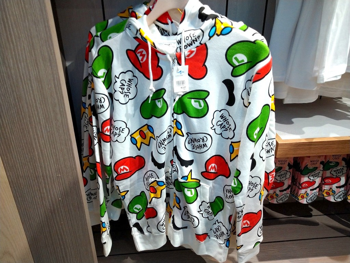 スーパーマリオ「Whose Cap?」総柄パーカー| キャステル | CASTEL ディズニー情報
