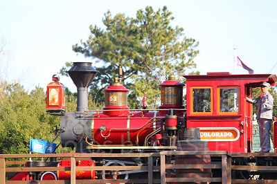 【待ち時間も】ウエスタンリバー鉄道徹底解説！最後の恐竜に注意！アナウンスの声は誰？