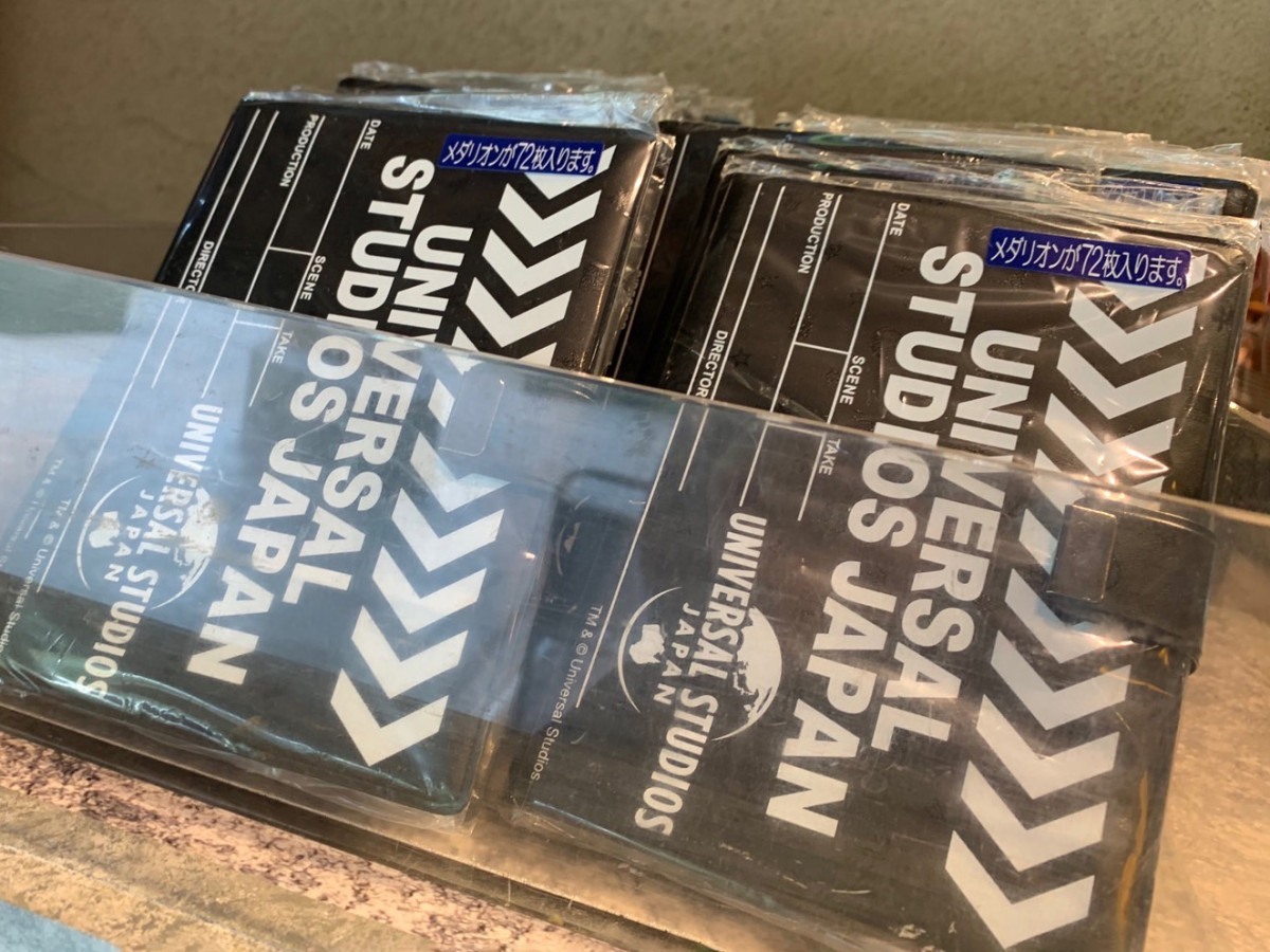 USJスーベニア・メダリオンケース| キャステル | CASTEL ディズニー情報